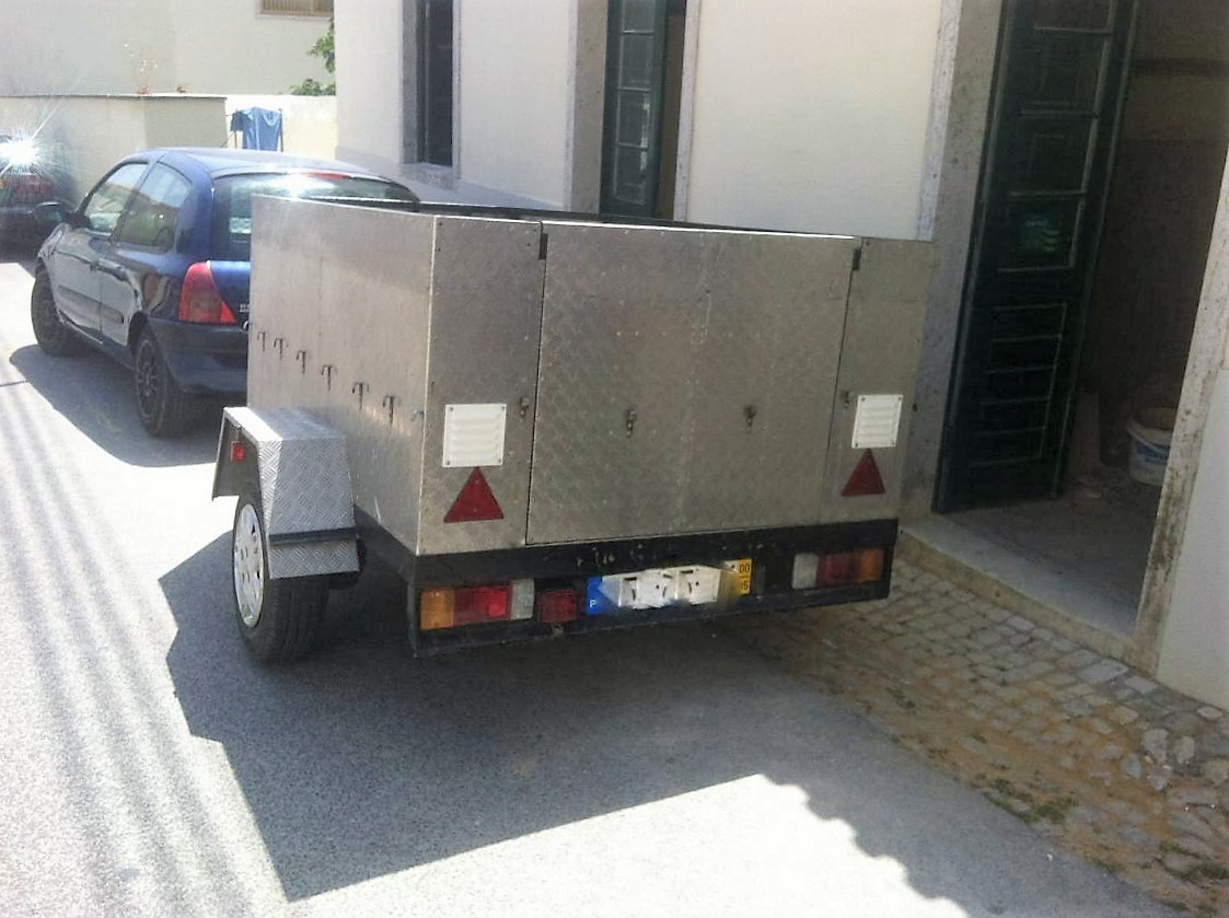 Reboque atrelado com lona robusto e leve 540 Kg - Celestino Caetano ...